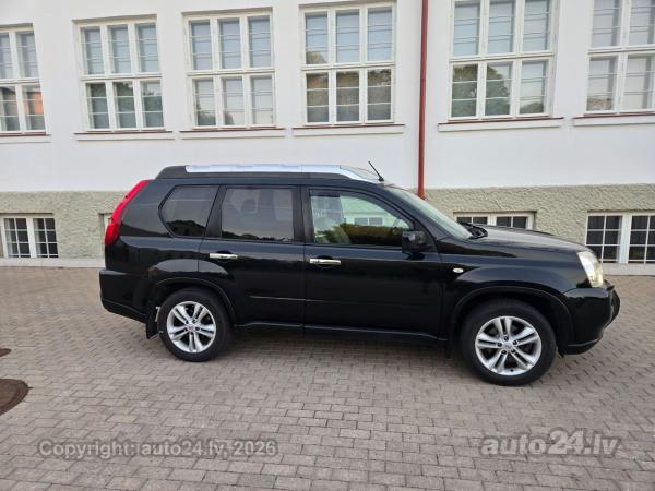 Melns Nissan X-Trail 2007 Pērnava, ar dzinēja tilpumu 2.00 L un nobraukumu 290 tūkst. km par 4999 €, foto 3 vietnē AUTOMOTO.COM.LV