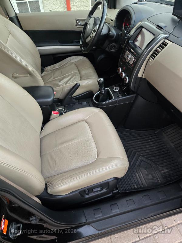 Melns Nissan X-Trail 2007 Pērnava, ar dzinēja tilpumu 2.00 L un nobraukumu 290 tūkst. km par 4999 €, foto 9 vietnē AUTOMOTO.COM.LV