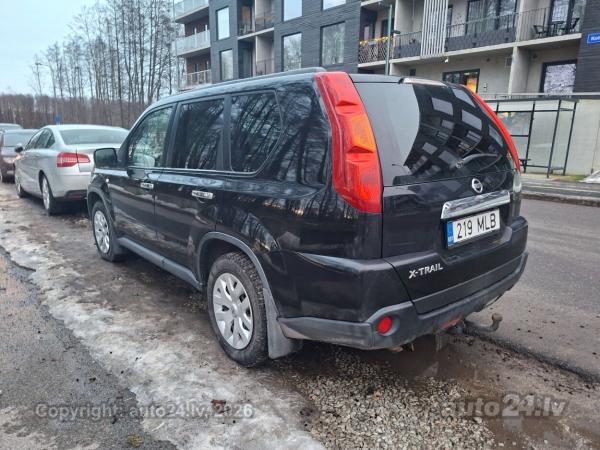 Melns Nissan X-Trail 2008 Tallina, ar dzinēja tilpumu 2.00 L un nobraukumu 339 tūkst. km par 2199 €, foto 2 vietnē AUTOMOTO.COM.LV