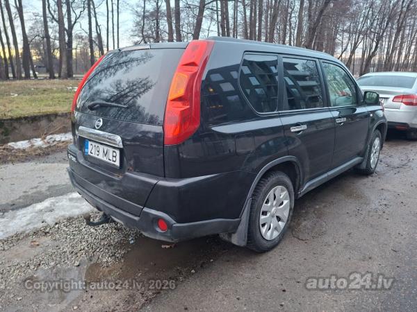 Melns Nissan X-Trail 2008 Tallina, ar dzinēja tilpumu 2.00 L un nobraukumu 339 tūkst. km par 2199 €, foto 8 vietnē AUTOMOTO.COM.LV