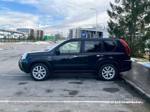 Melns Nissan X-Trail 2013 Tallina, ar dzinēja tilpumu 2.00 L un nobraukumu 283 tūkst. km par 7600 €, foto 3 vietnē AUTOMOTO.COM.LV