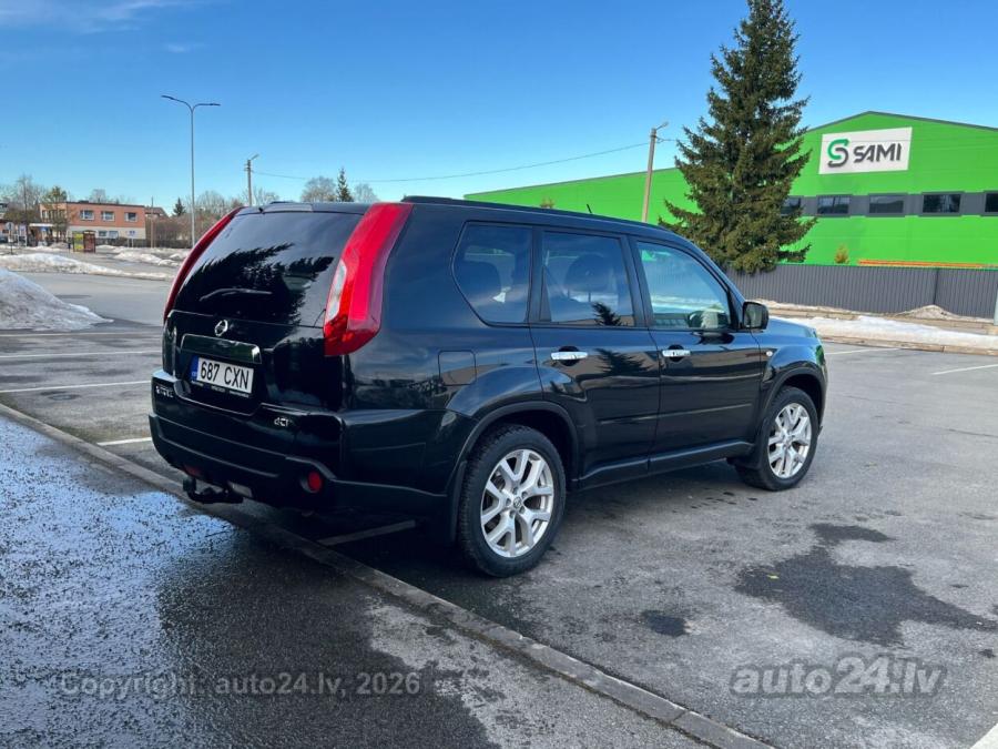 Melns Nissan X-Trail 2013 Tallina, ar dzinēja tilpumu 2.00 L un nobraukumu 283 tūkst. km par 7600 €, foto 5 vietnē AUTOMOTO.COM.LV