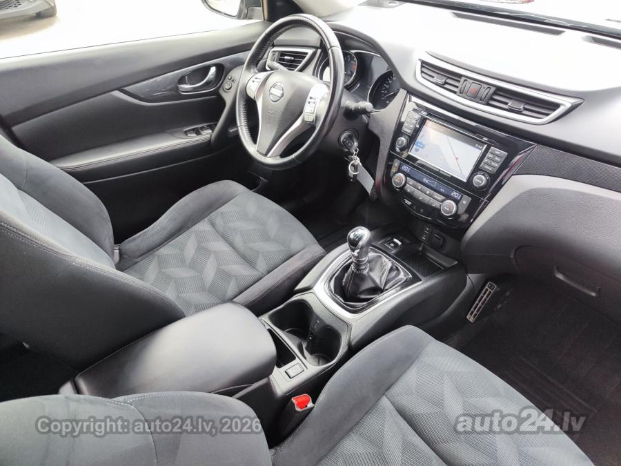 Black Nissan X-Trail 2016 in Tartu, with an engine capacity of 1.60 L and mileage of 188 thousand km for 10990 €, photo 10 on AUTOMOTO.COM.LV