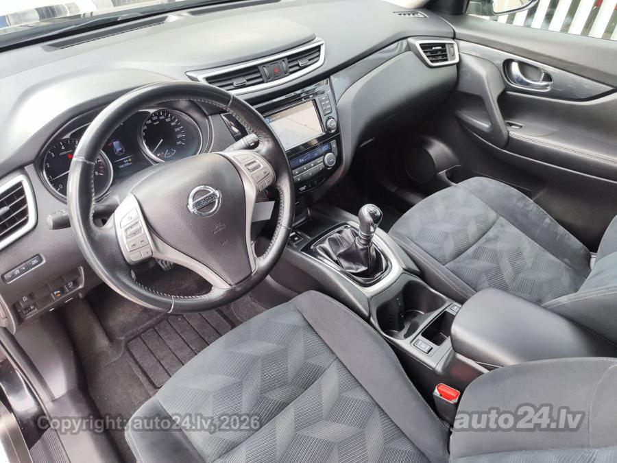 Black Nissan X-Trail 2016 in Tartu, with an engine capacity of 1.60 L and mileage of 188 thousand km for 10990 €, photo 12 on AUTOMOTO.COM.LV