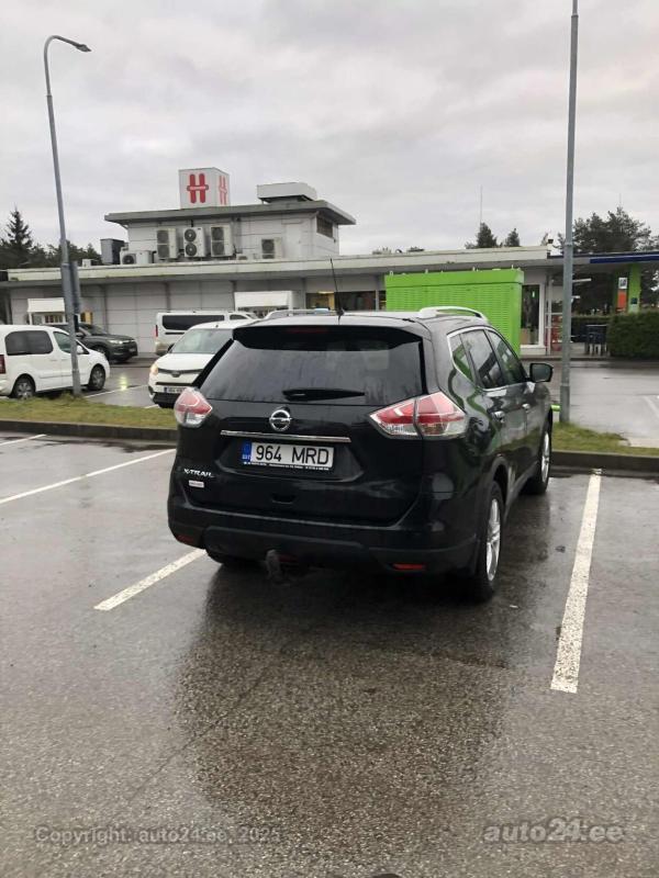 Black Nissan X-Trail 2017 in Tallinn, with an engine capacity of 1.60 L and mileage of 96 thousand km for 13000 €, photo 3 on AUTOMOTO.COM.LV
