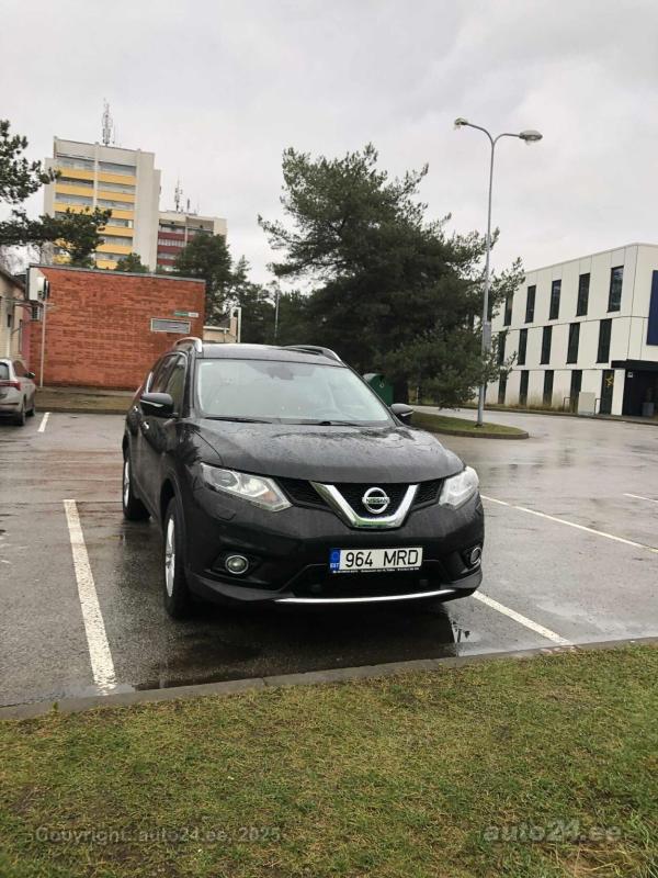 Black Nissan X-Trail 2017 in Tallinn, with an engine capacity of 1.60 L and mileage of 96 thousand km for 13000 €, photo 4 on AUTOMOTO.COM.LV