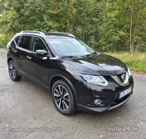 Black Nissan X-Trail 2017 in Tallinn, with an engine capacity of 1.60 L and mileage of 183 thousand km for 8990 €, photo 4 on AUTOMOTO.COM.LV
