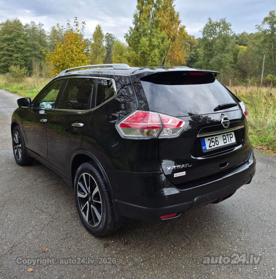 Black Nissan X-Trail 2017 in Tallinn, with an engine capacity of 1.60 L and mileage of 183 thousand km for 8990 €, photo 7 on AUTOMOTO.COM.LV