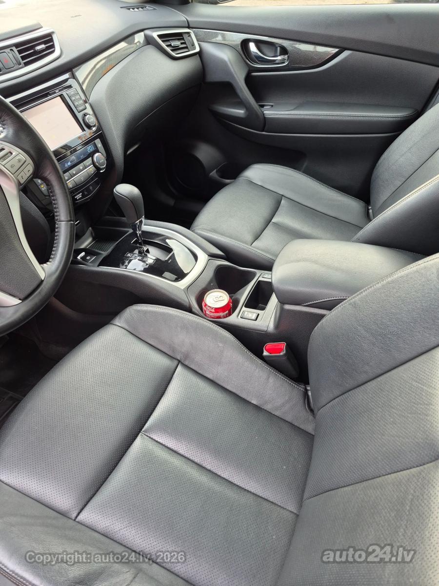 Black Nissan X-Trail 2017 in Tallinn, with an engine capacity of 1.60 L and mileage of 183 thousand km for 8990 €, photo 10 on AUTOMOTO.COM.LV