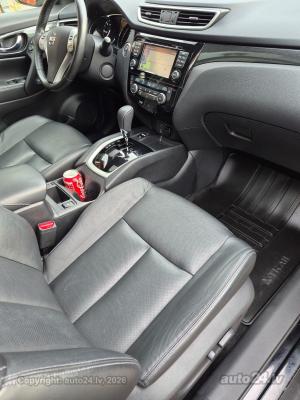 Black Nissan X-Trail 2017 in Tallinn, with an engine capacity of 1.60 L and mileage of 183 thousand km for 8990 €, photo 13 on AUTOMOTO.COM.LV