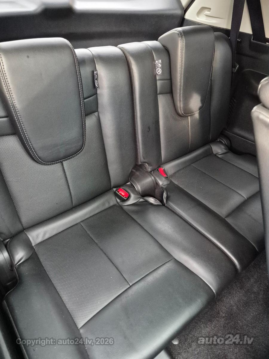 Black Nissan X-Trail 2017 in Tallinn, with an engine capacity of 1.60 L and mileage of 183 thousand km for 8990 €, photo 14 on AUTOMOTO.COM.LV