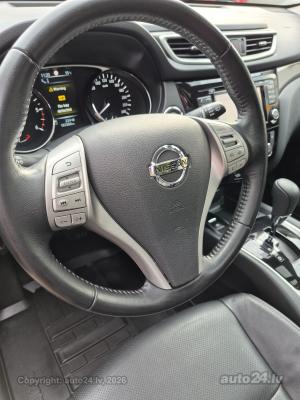 Black Nissan X-Trail 2017 in Tallinn, with an engine capacity of 1.60 L and mileage of 183 thousand km for 8990 €, photo 16 on AUTOMOTO.COM.LV