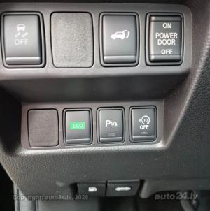 Black Nissan X-Trail 2017 in Tallinn, with an engine capacity of 1.60 L and mileage of 183 thousand km for 8990 €, photo 18 on AUTOMOTO.COM.LV
