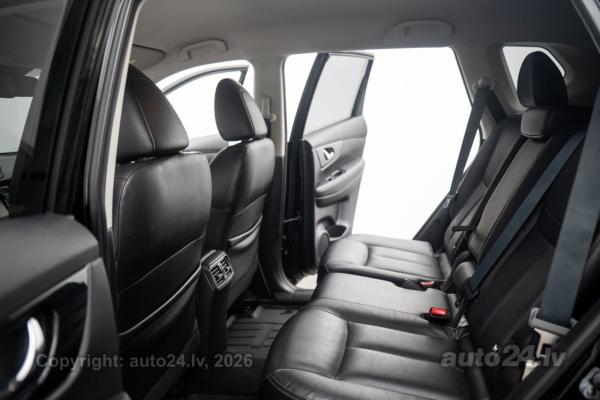 Black Nissan X-Trail 2018 in Tallinn, with an engine capacity of 2.00 L and mileage of 163 thousand km for 13999 €, photo 8 on AUTOMOTO.COM.LV