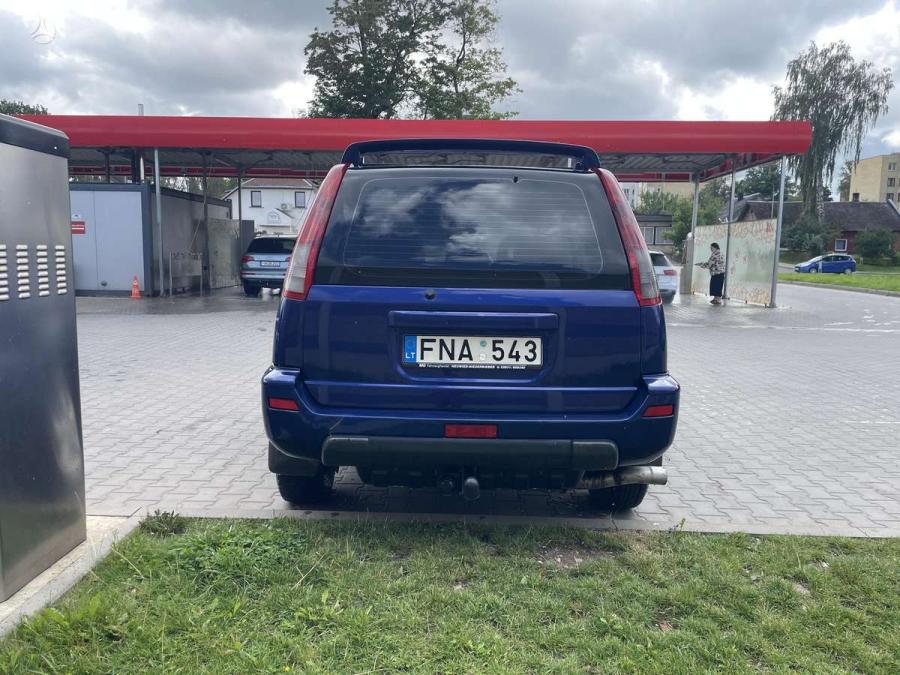 Blue Nissan X-Trail 2002 in Vilnius, with an engine capacity of 2.20 L and mileage of 333 thousand km for 1599 €, photo 6 on AUTOMOTO.COM.LV