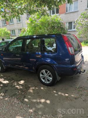 Zils Nissan X-Trail 2002 Rīga, ar dzinēja tilpumu 2.00 L un nobraukumu 166 tūkst. km par 1800 €, foto 3 vietnē AUTOMOTO.COM.LV