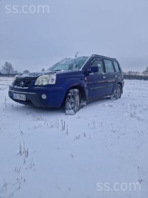 Blue Nissan X-Trail 2003 in Madona, with an engine capacity of 2.20 L and mileage of 297 thousand km for 1400 €, photo 2 on AUTOMOTO.COM.LV