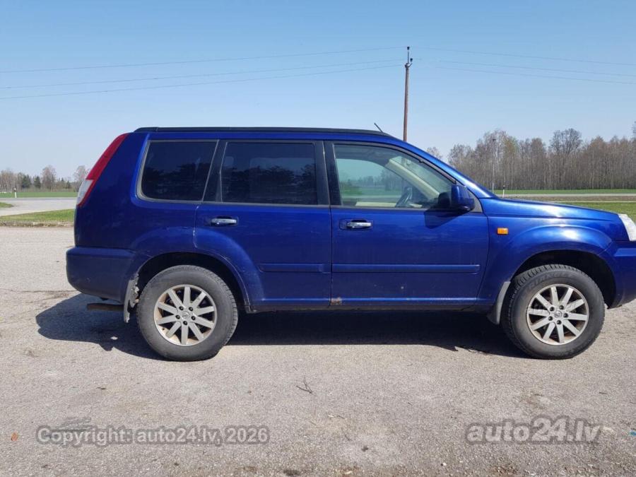Blue Nissan X-Trail 2003 in Tallinn, with an engine capacity of 2.50 L and mileage of 172 thousand km for 1500 €, photo 3 on AUTOMOTO.COM.LV