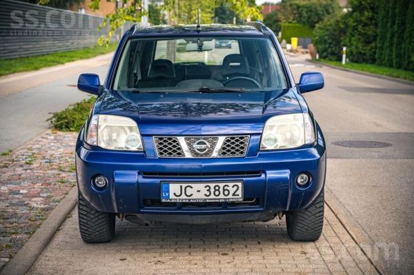 Zils Nissan X-Trail 2004 Rīga, ar dzinēja tilpumu 2.20 L un nobraukumu 361 tūkst. km par 990 €, foto 2 vietnē AUTOMOTO.COM.LV