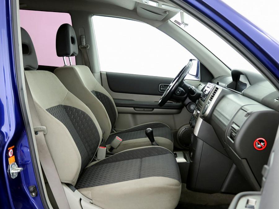 Blue Nissan X-Trail 2004 in Tallinn, with an engine capacity of 2.50 L and mileage of 205 thousand km for 1099 €, photo 7 on AUTOMOTO.COM.LV