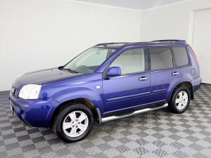 Blue Nissan X-Trail 2004 in Tallinn, with an engine capacity of 2.50 L and mileage of 205 thousand km for 1099 €, photo 10 on AUTOMOTO.COM.LV