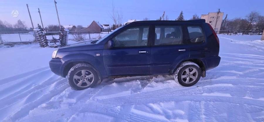 Синий Ниссан ИксТрейл 2005 в Мариямполе, объемом двигателя 2.18 л и пробегом 263 тыс. км за 2900 €, фото 2 на AUTOMOTO.COM.LV
