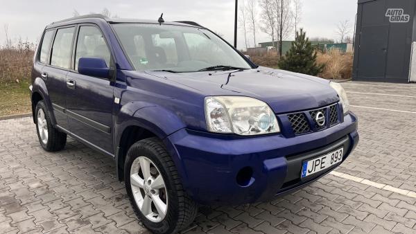 Zils Nissan X-Trail 2005 Kauņa, ar dzinēja tilpumu 2.20 L un nobraukumu 315 tūkst. km par 2200 €, foto 2 vietnē AUTOMOTO.COM.LV