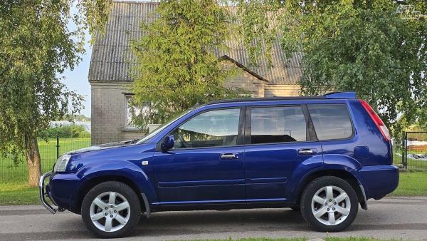 Blue Nissan X-Trail 2007 in Marijampole, with an engine capacity of 2.20 L and mileage of 299 thousand km for 2750 €, photo 3 on AUTOMOTO.COM.LV