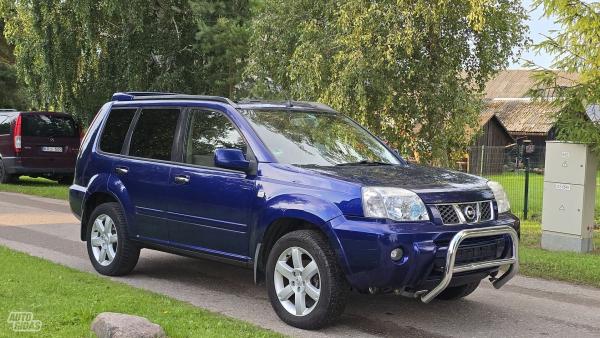 Blue Nissan X-Trail 2007 in Marijampole, with an engine capacity of 2.20 L and mileage of 299 thousand km for 2750 €, photo 7 on AUTOMOTO.COM.LV