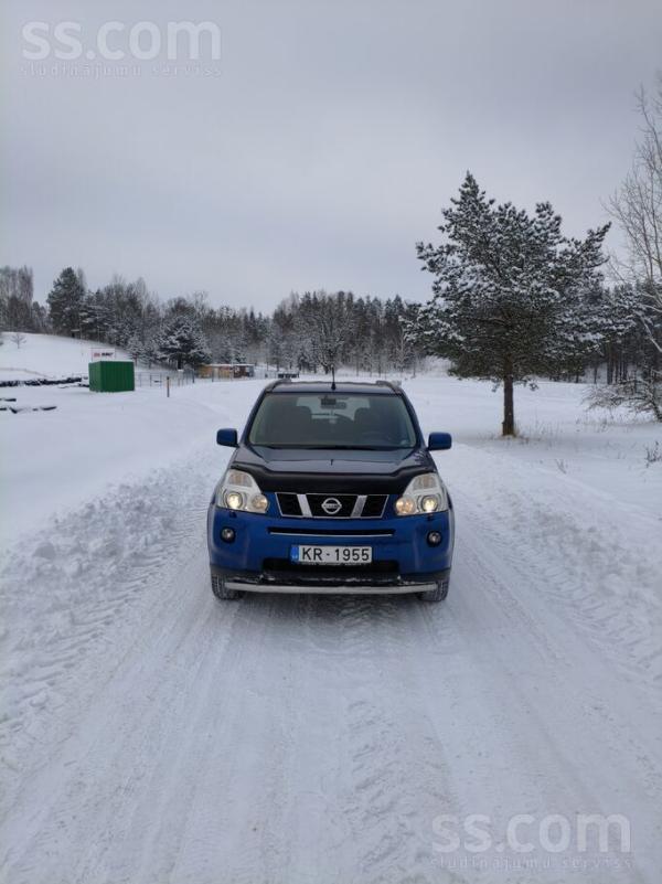 Синий Ниссан ИксТрейл 2008 в Мадона, объемом двигателя 2.00 л и пробегом 214 тыс. км за 10000 €, фото 1 на AUTOMOTO.COM.LV
