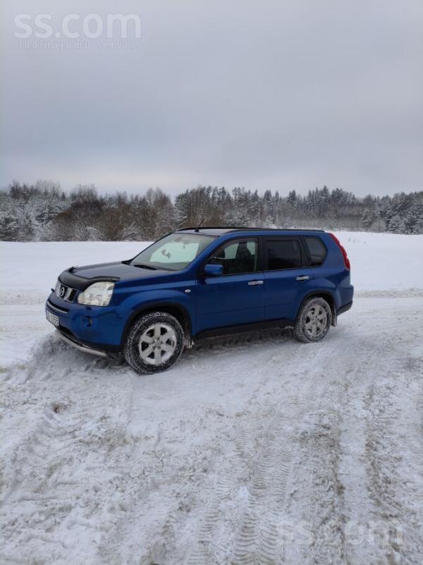 Синий Ниссан ИксТрейл 2008 в Мадона, объемом двигателя 2.00 л и пробегом 214 тыс. км за 10000 €, фото 2 на AUTOMOTO.COM.LV