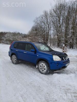 Синий Ниссан ИксТрейл 2008 в Мадона, объемом двигателя 2.00 л и пробегом 214 тыс. км за 10000 €, фото 3 на AUTOMOTO.COM.LV