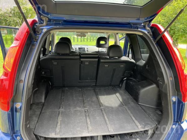 Blue Nissan X-Trail 2008 in Riga, with an engine capacity of 2.00 L and mileage of 274 thousand km for 3500 €, photo 1 on AUTOMOTO.COM.LV
