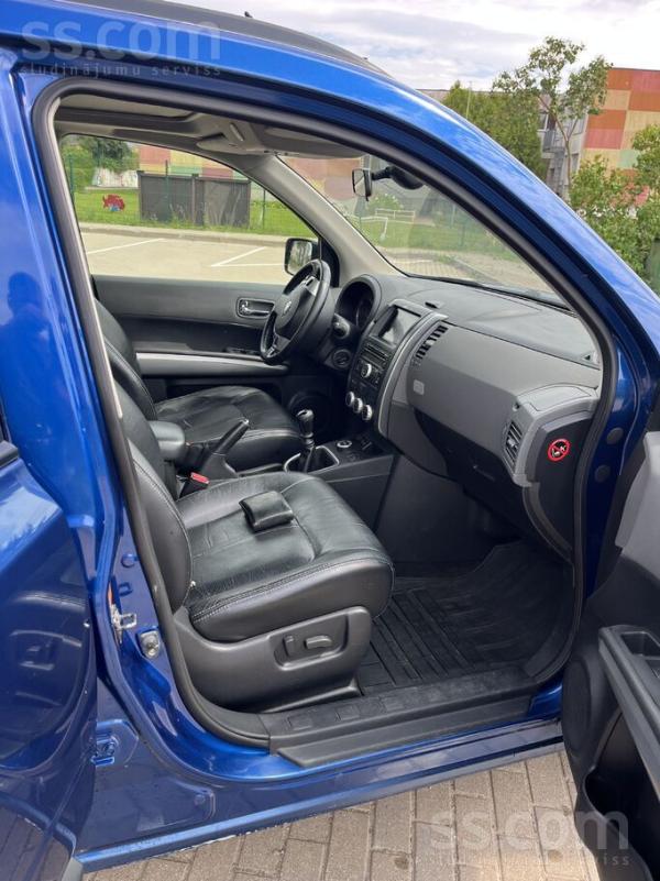 Blue Nissan X-Trail 2008 in Riga, with an engine capacity of 2.00 L and mileage of 274 thousand km for 3500 €, photo 8 on AUTOMOTO.COM.LV