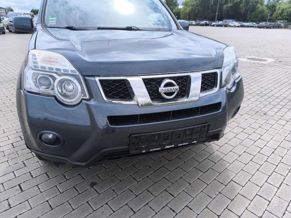Blue Nissan X-Trail 2010 in Marijampole, with an engine capacity of 2.00 L and mileage of 400 thousand km for 2749 €, photo 5 on AUTOMOTO.COM.LV