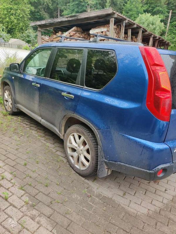 Синий Ниссан ИксТрейл 2010 в Вильнюс, объемом двигателя 2.00 л и пробегом 375 тыс. км за 3200 €, фото 1 на AUTOMOTO.COM.LV
