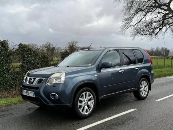 Zils Nissan X-Trail 2011 Rīga, ar dzinēja tilpumu 2.00 L un nobraukumu 211 tūkst. km par 6700 €, foto 1 vietnē AUTOMOTO.COM.LV