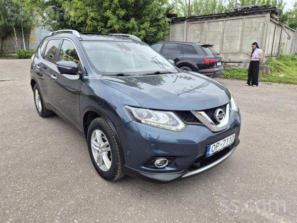 Blue Nissan X-Trail 2016 in Riga, with an engine capacity of 1.60 L and mileage of 202 thousand km for 9990 €, photo 2 on AUTOMOTO.COM.LV