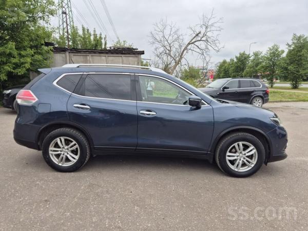 Blue Nissan X-Trail 2016 in Riga, with an engine capacity of 1.60 L and mileage of 202 thousand km for 9990 €, photo 9 on AUTOMOTO.COM.LV