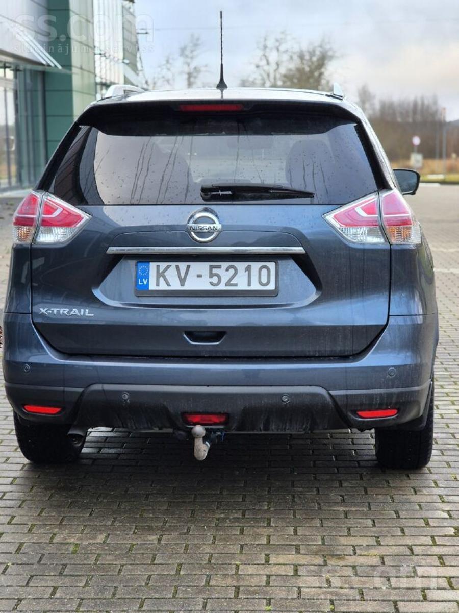 Blue Nissan X-Trail 2017 in Tukums, with an engine capacity of 1.60 L and mileage of 281 thousand km for 9300 €, photo 7 on AUTOMOTO.COM.LV
