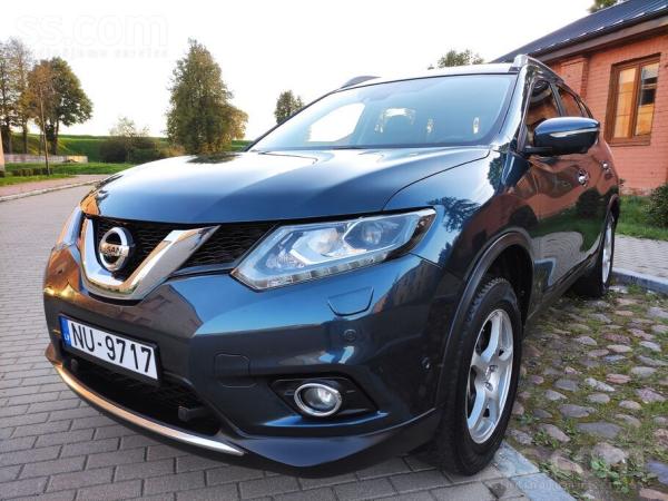Blue Nissan X-Trail 2017 in Daugavpils, with an engine capacity of 1.60 L and mileage of 265 thousand km for 9590 €, photo 5 on AUTOMOTO.COM.LV