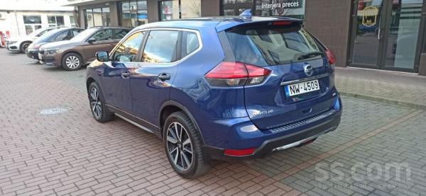 Blue Nissan X-Trail 2017 in Riga, with an engine capacity of 2.50 L and mileage of 56 thousand km for 14600 €, photo 7 on AUTOMOTO.COM.LV