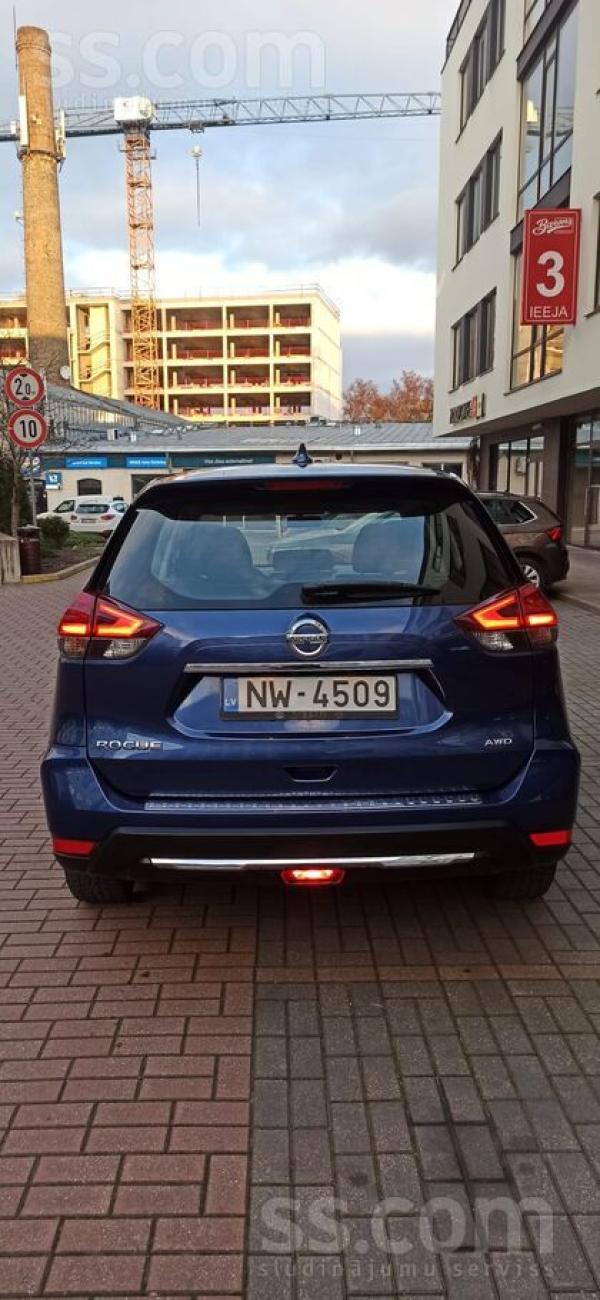 Blue Nissan X-Trail 2017 in Riga, with an engine capacity of 2.50 L and mileage of 56 thousand km for 14500 €, photo 8 on AUTOMOTO.COM.LV
