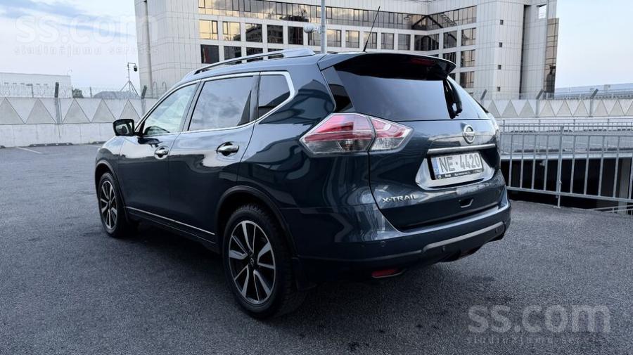 Blue Nissan X-Trail 2017 in Riga, with an engine capacity of 1.60 L and mileage of 274 thousand km for 8400 €, photo 5 on AUTOMOTO.COM.LV