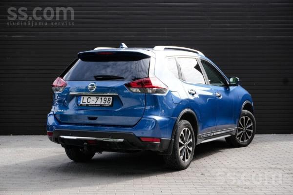 Nissan X-Trail 2018 in Riga on AUTOMOTO.COM.LV Blue Nissan X-Trail 2018 in Riga, with an engine capacity of 1.60 L and mileage of 284 thousand km for 11890 ā¬, photo 4 on AUTOMOTO.COM.LV