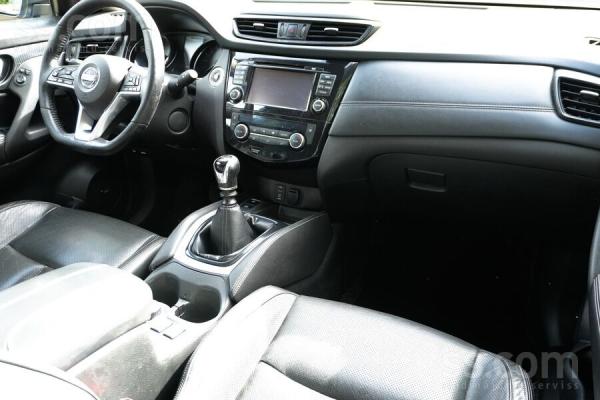 Nissan X-Trail 2018 in Riga on AUTOMOTO.COM.LV Blue Nissan X-Trail 2018 in Riga, with an engine capacity of 1.60 L and mileage of 284 thousand km for 11890 ā¬, photo 6 on AUTOMOTO.COM.LV