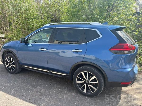 Blue Nissan X-Trail 2020 in Riga, with an engine capacity of 1.60 L and mileage of 101 thousand km for 17000 €, photo 3 on AUTOMOTO.COM.LV