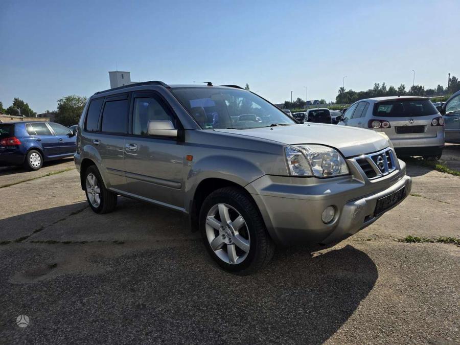 Brūns Nissan X-Trail 2002 Utena, ar dzinēja tilpumu 2.20 L un nobraukumu 197 tūkst. km par 1950 €, foto 1 vietnē AUTOMOTO.COM.LV