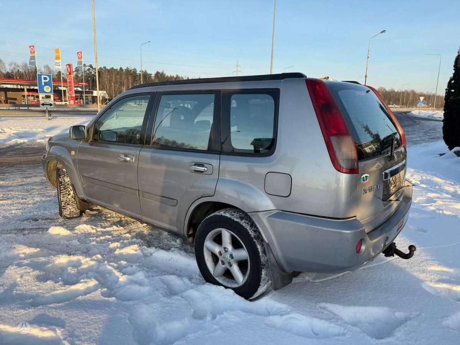 Brown Nissan X-Trail 2005 in Kaunas, with an engine capacity of 2.18 L and mileage of 260 thousand km for 2200 €, photo 5 on AUTOMOTO.COM.LV