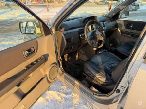 Brown Nissan X-Trail 2005 in Kaunas, with an engine capacity of 2.18 L and mileage of 260 thousand km for 2200 €, photo 8 on AUTOMOTO.COM.LV